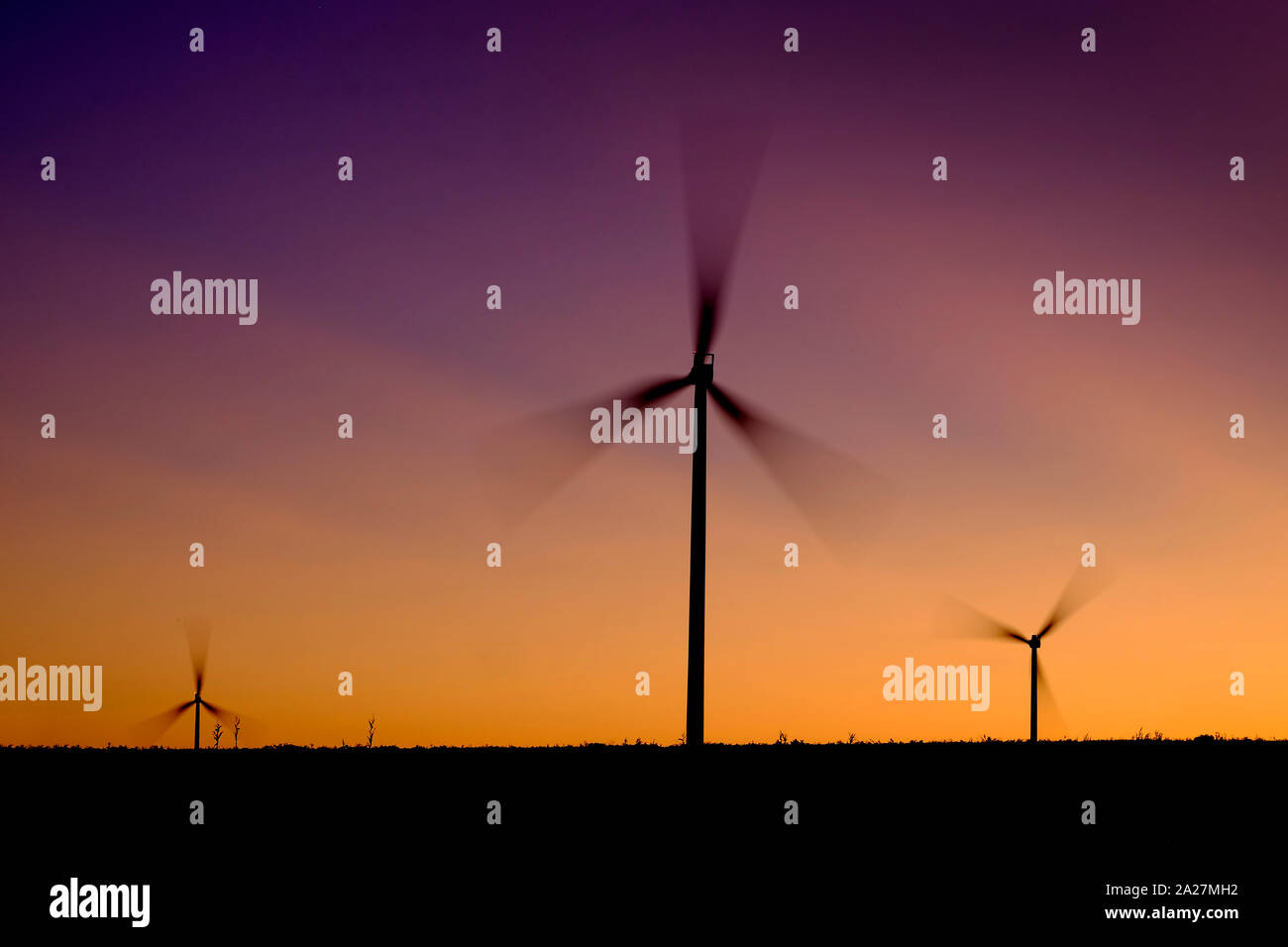 Fast spinning windmill hi-res stock photography and images - Alamy