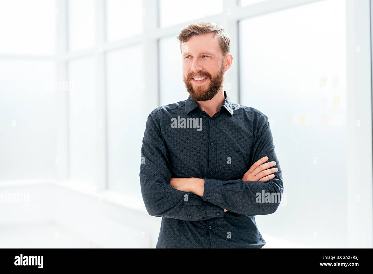 Smiling male office worker hi-res stock photography and images - Alamy