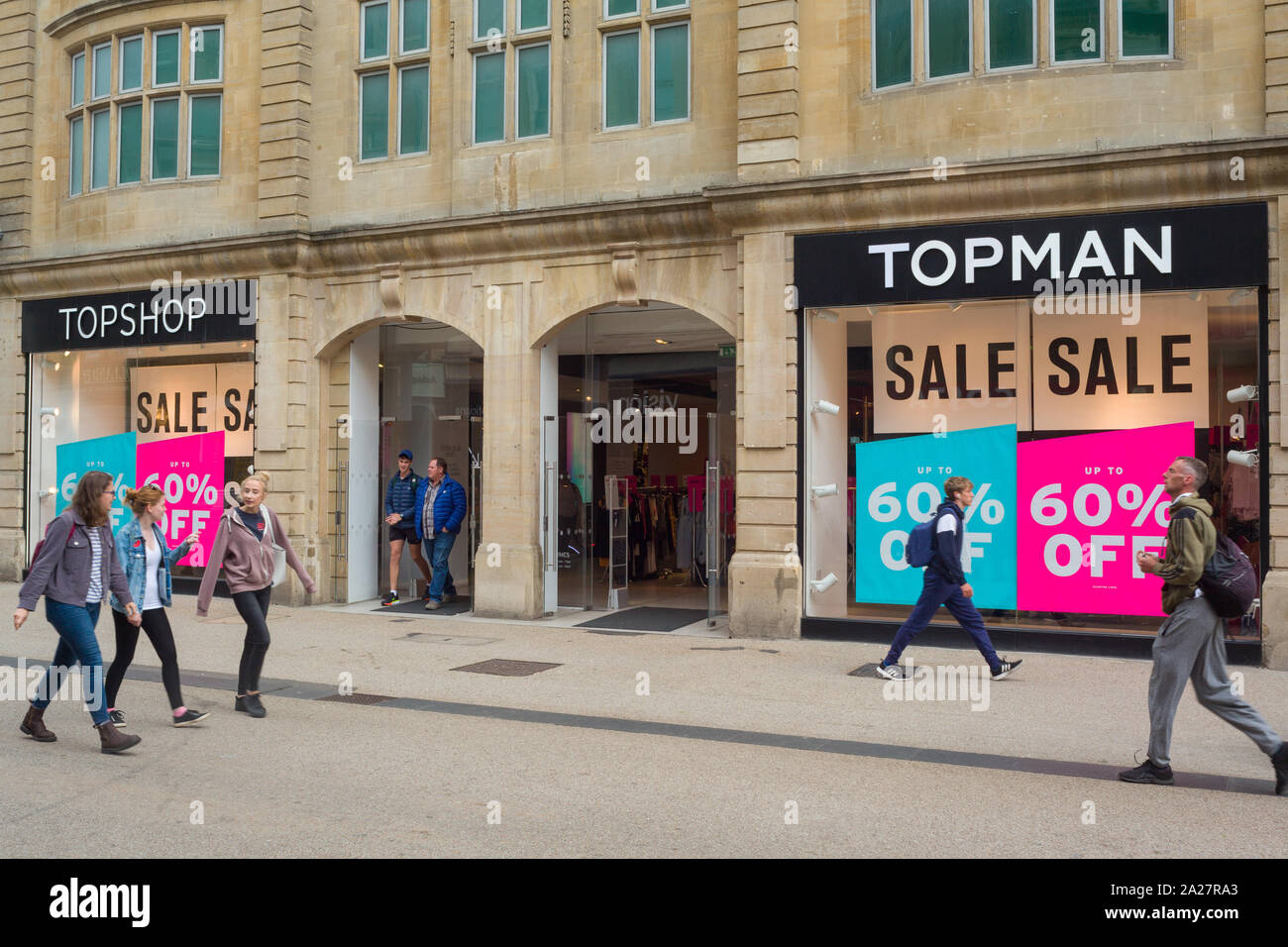 Topshop sale hi-res stock photography and images - Alamy