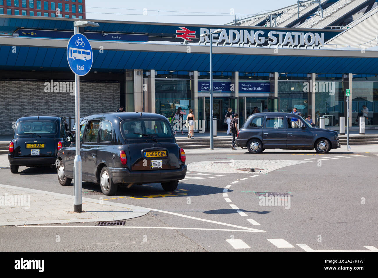 Reading taxi rank hi-res stock photography and images - Alamy