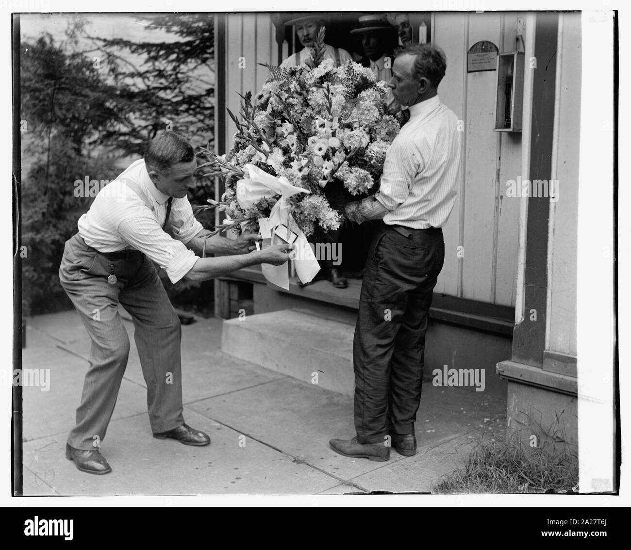 Patriotic wreath Cut Out Stock Images & Pictures - Alamy