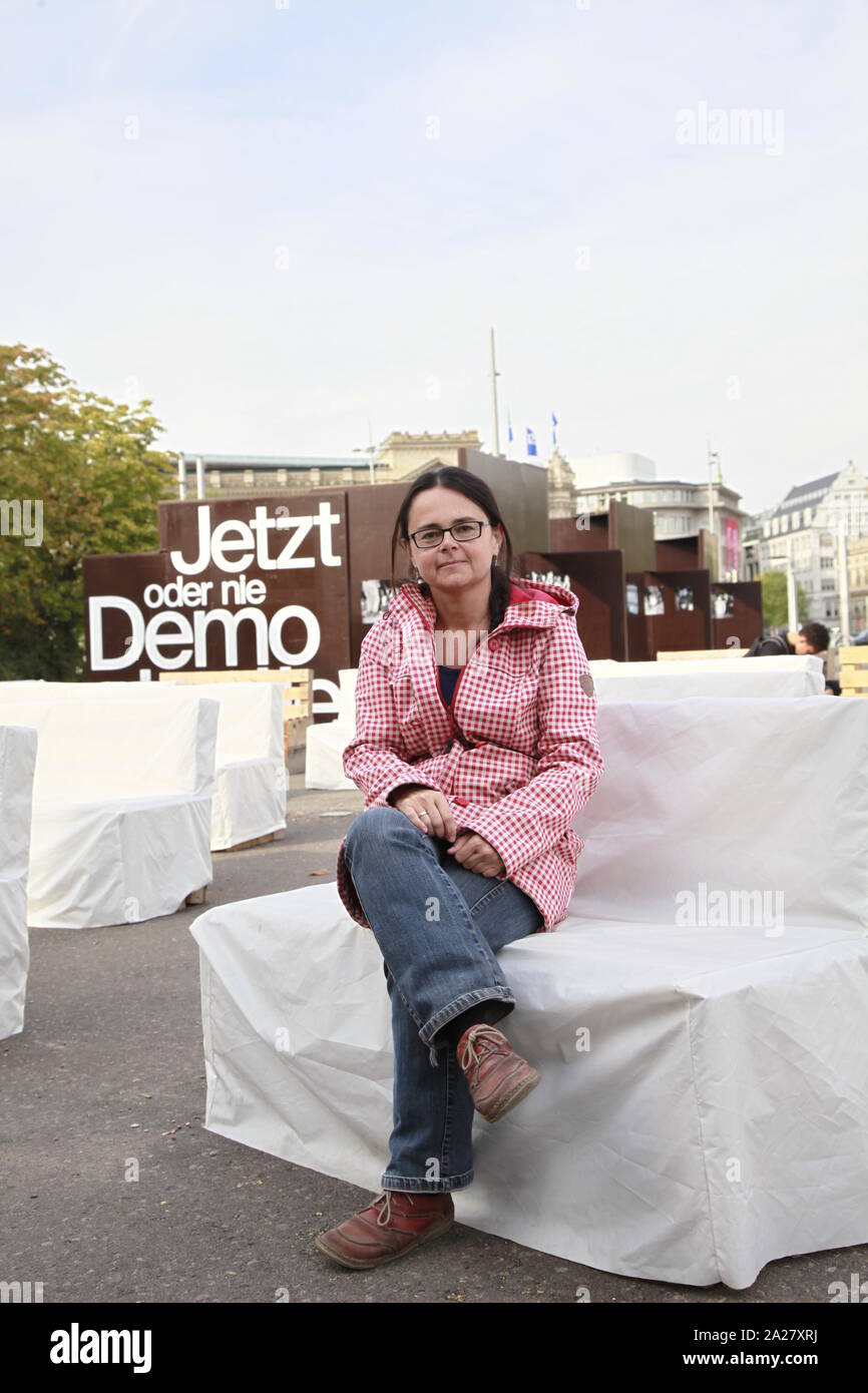 Nancy Brandt High Resolution Stock Photography and Images - Alamy