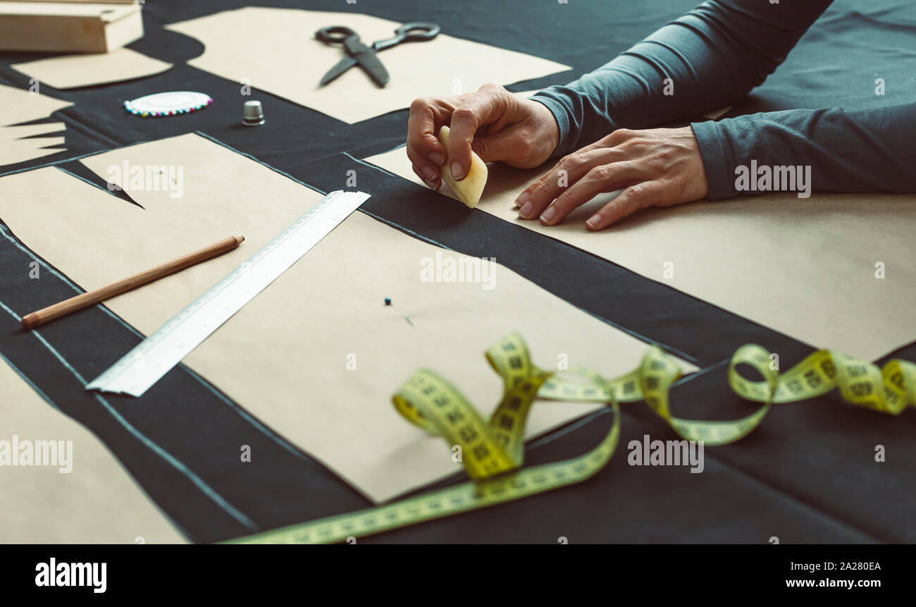 Tailor craft hi-res stock photography and images - Alamy