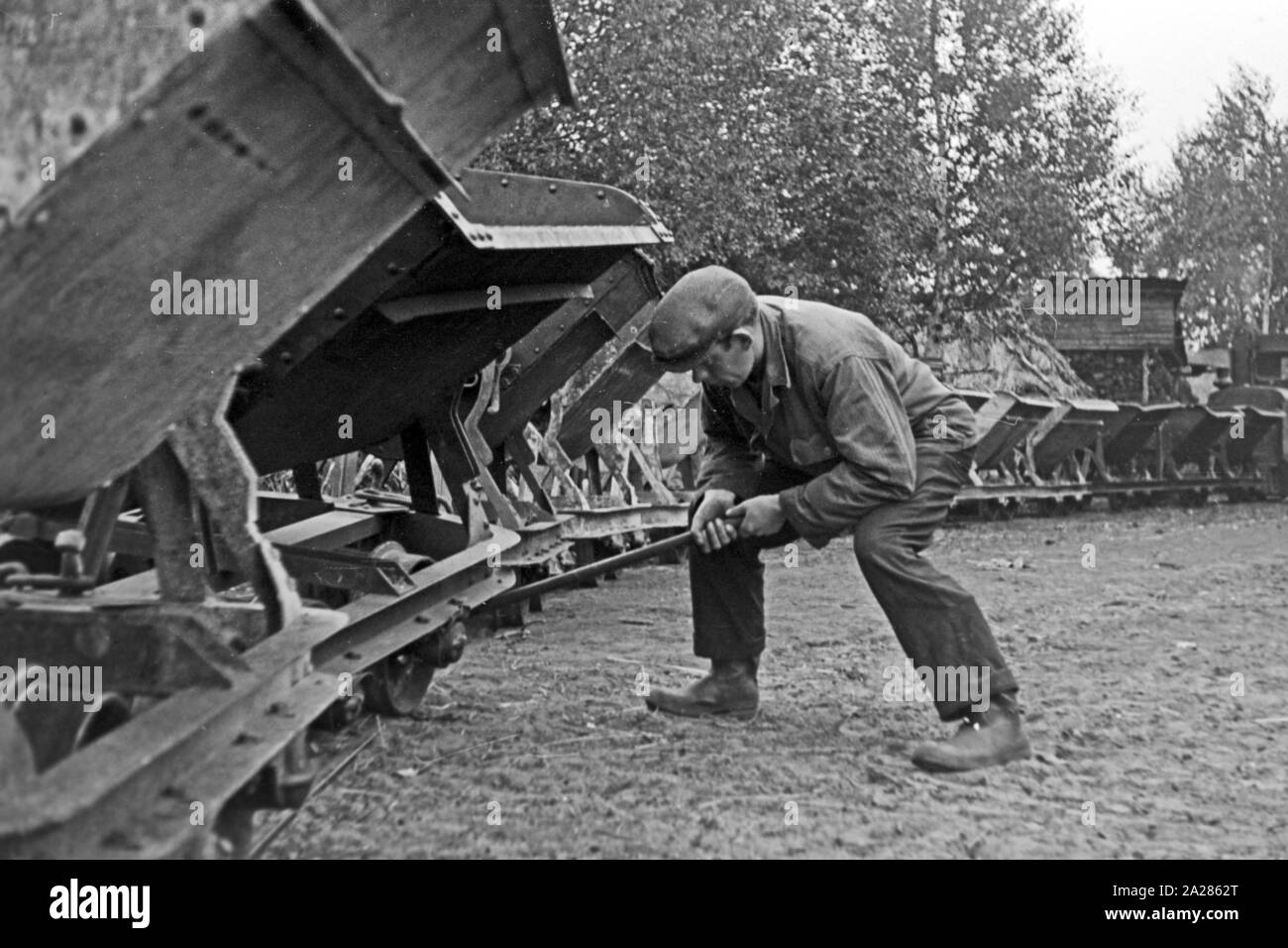Torfgewinnung im Emsland, 1945 -1949. Peat extraction in Ems region ...