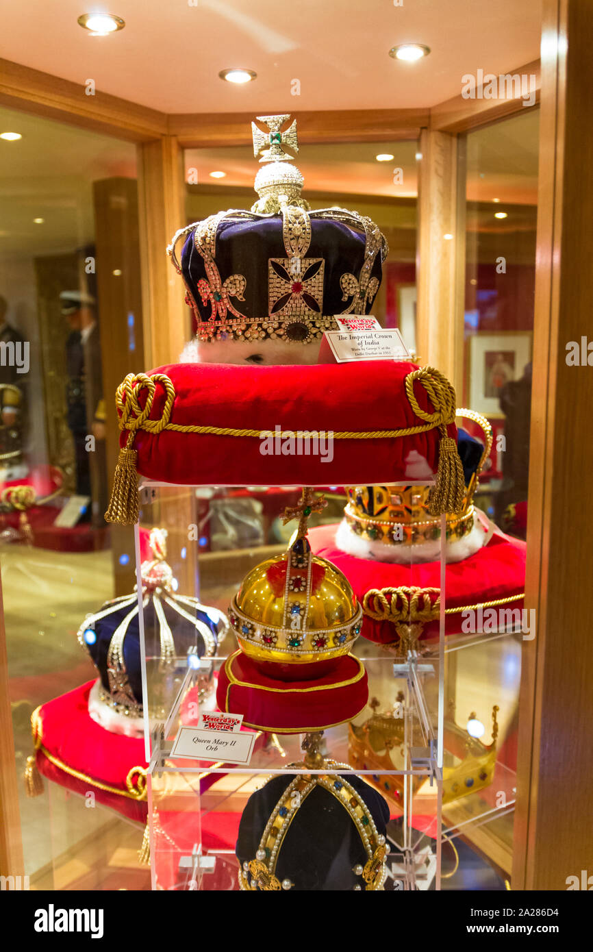 The imperial crown of india hi-res stock photography and images - Alamy