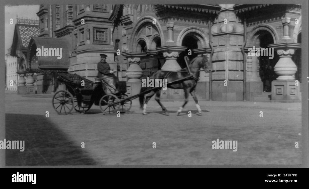 Private droski (horse-drawn carriage), Petrograd, Russia Stock Photo ...
