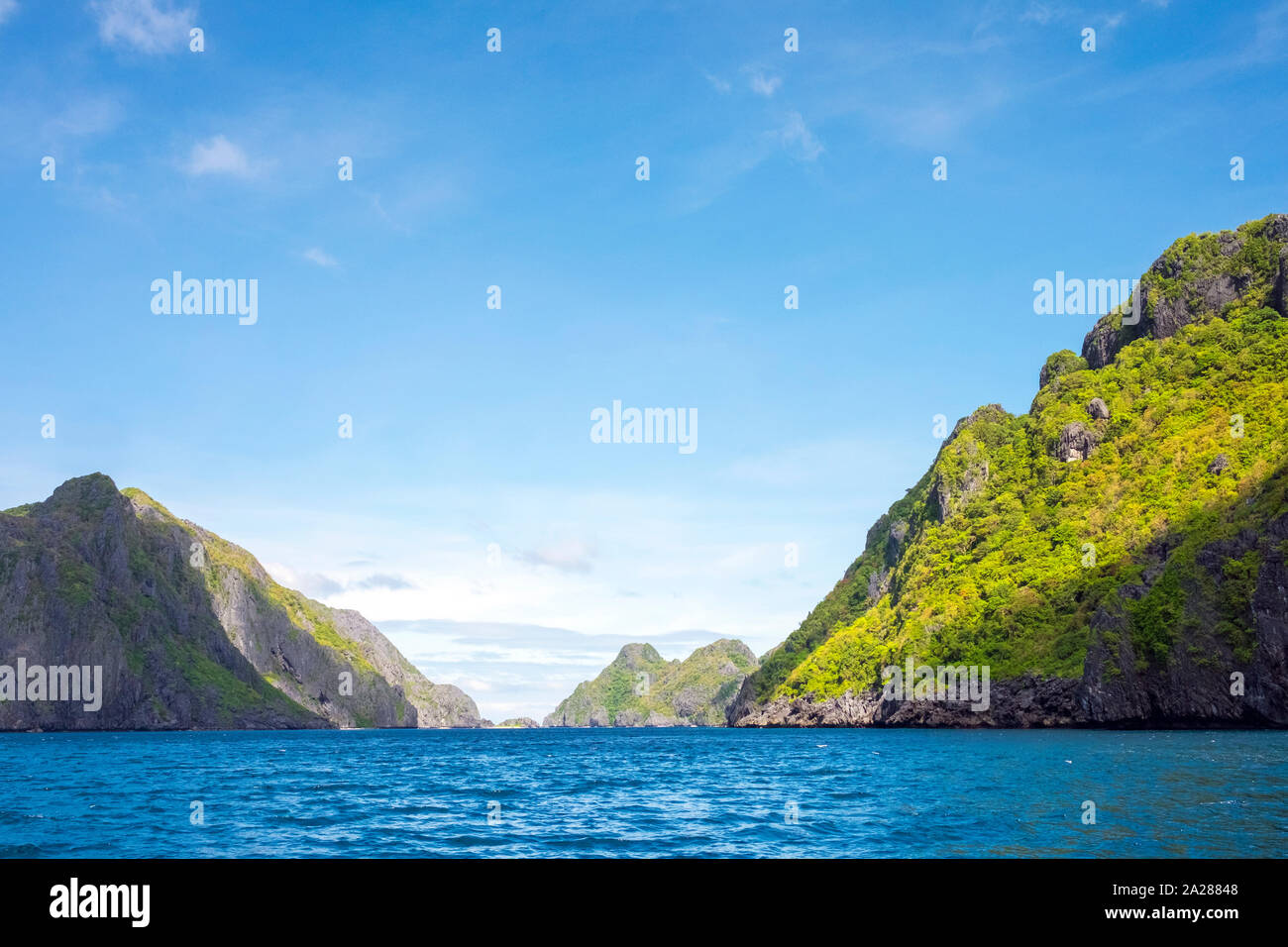 Tapiutan Strait between Tapiutan Island and Matinloc Island, El Nido ...