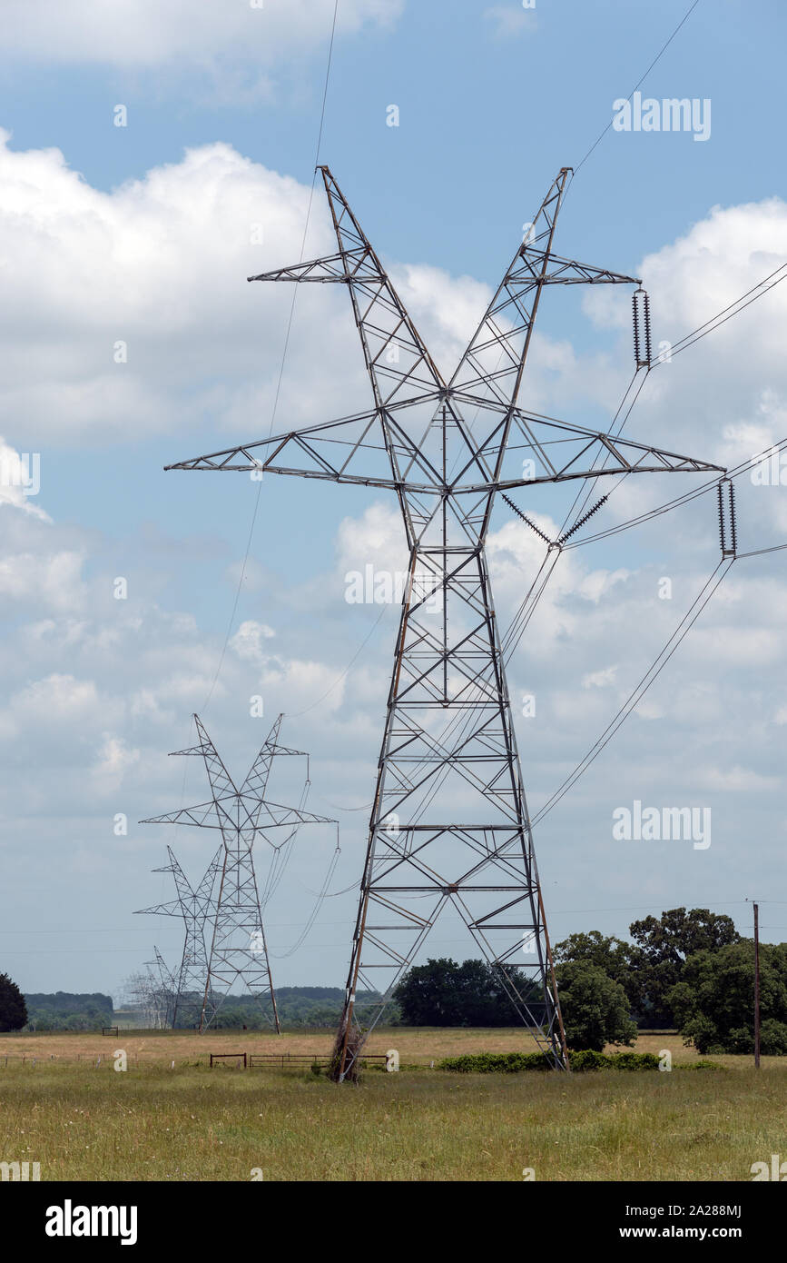 Electrical transmission towers hi-res stock photography and images - Alamy