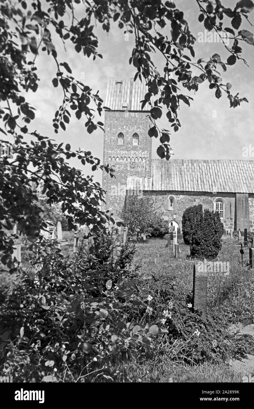Old north church 1960s hi-res stock photography and images - Alamy
