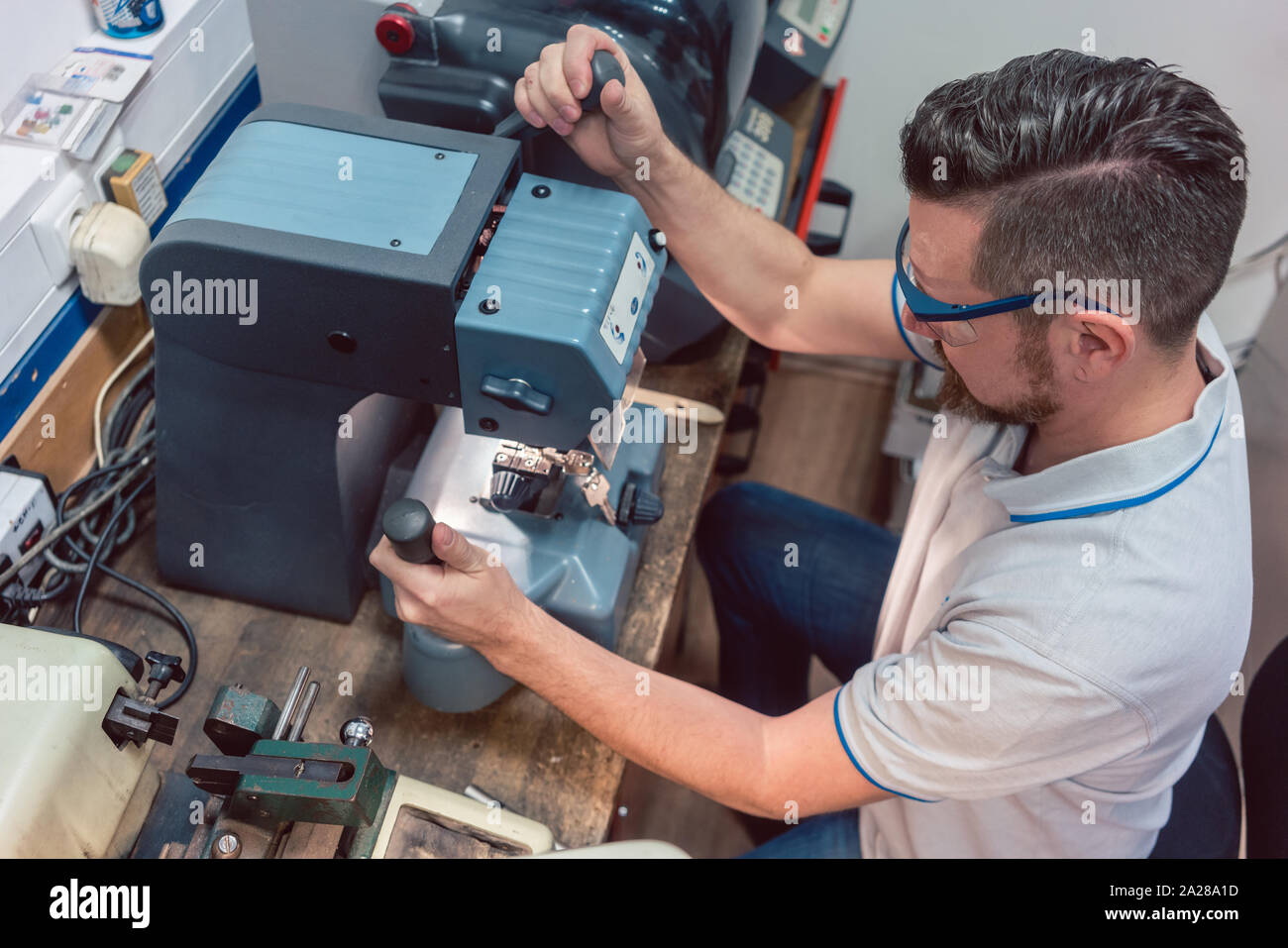 Key cutting hi-res stock photography and images - Alamy