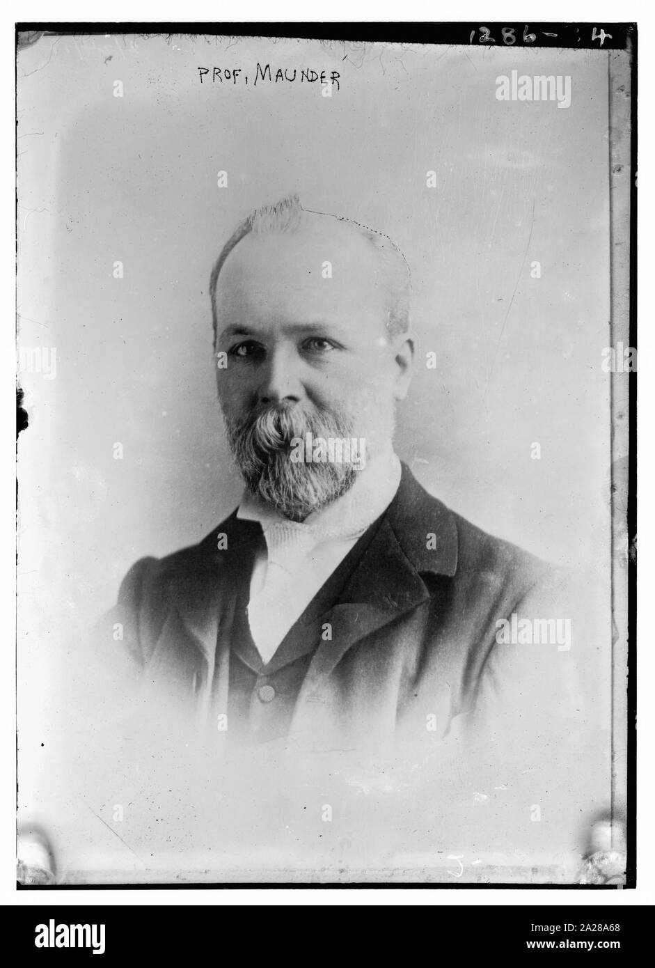 Maunder hi-res stock photography and images - Alamy