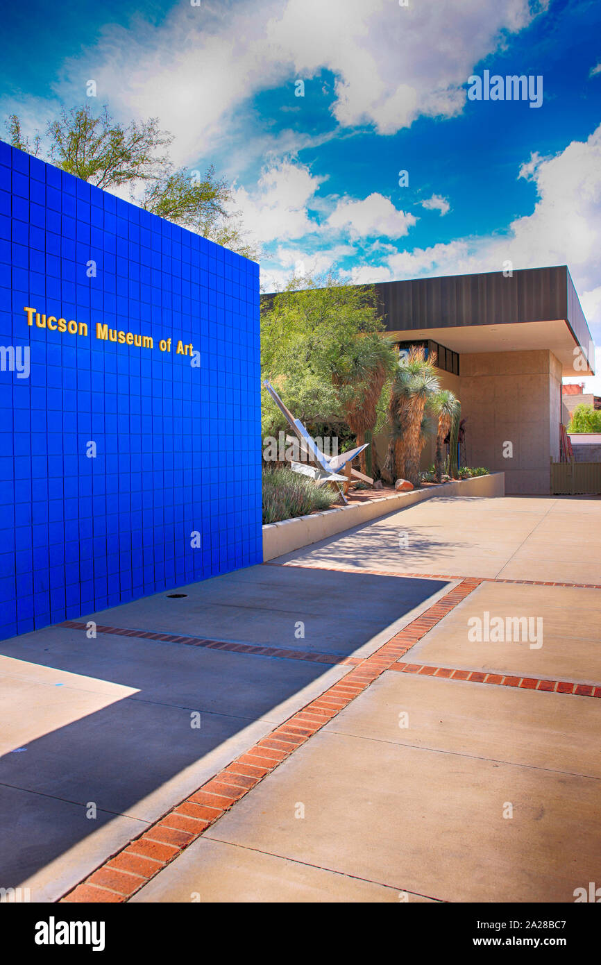 Outside the Tucson Museum of Art with its blue wall sign Stock Photo ...