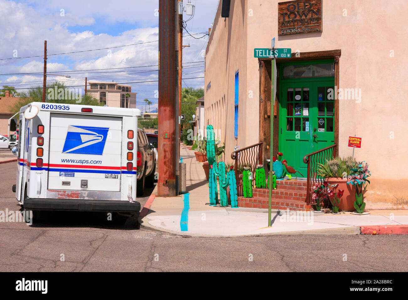USPS Grumman mail vehicle in downtown Tucson AZ Stock Photo - Alamy