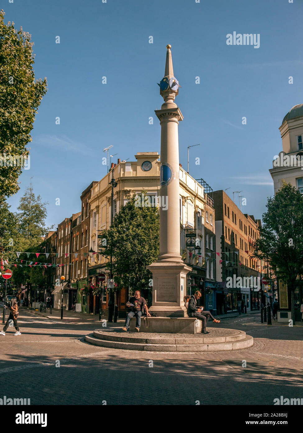 Seven Dials Monument, multi-faceted sundial, Seven Dials, London Stock ...