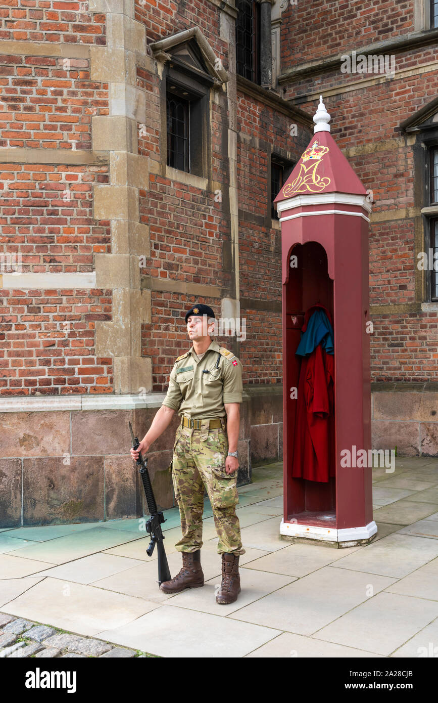 Castle guard house hi-res stock photography and images - Alamy