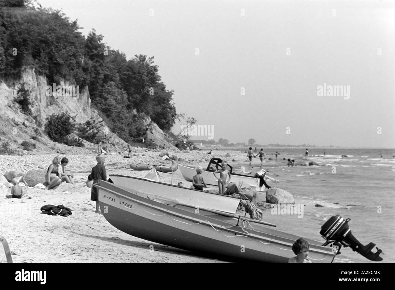 Sommerferien am Strand der Nordsee, Deutschland 1960er Jahre. Holidays ...