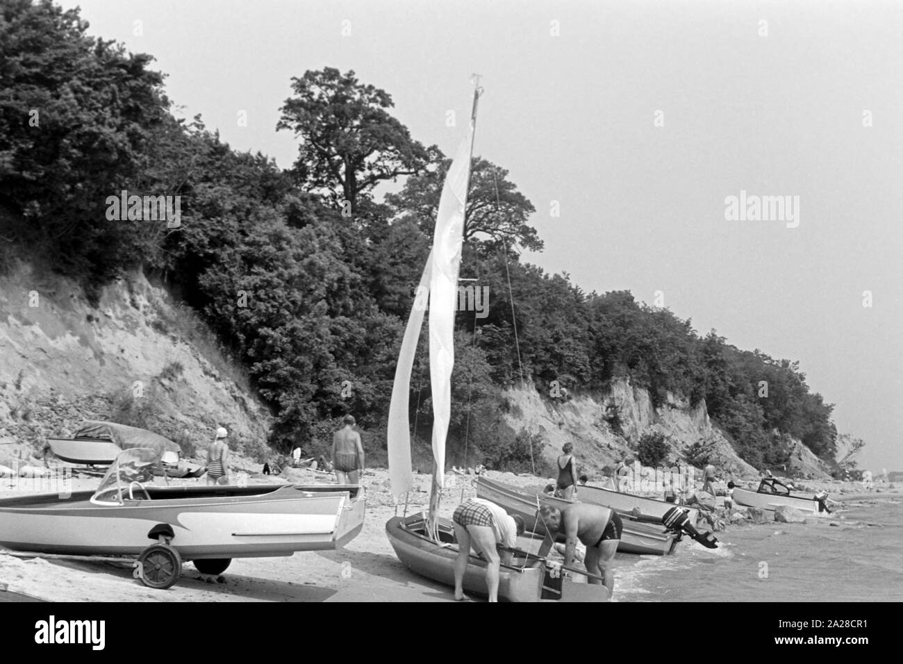 Sommerferien am Strand der Nordsee, Deutschland 1960er Jahre. Holidays ...
