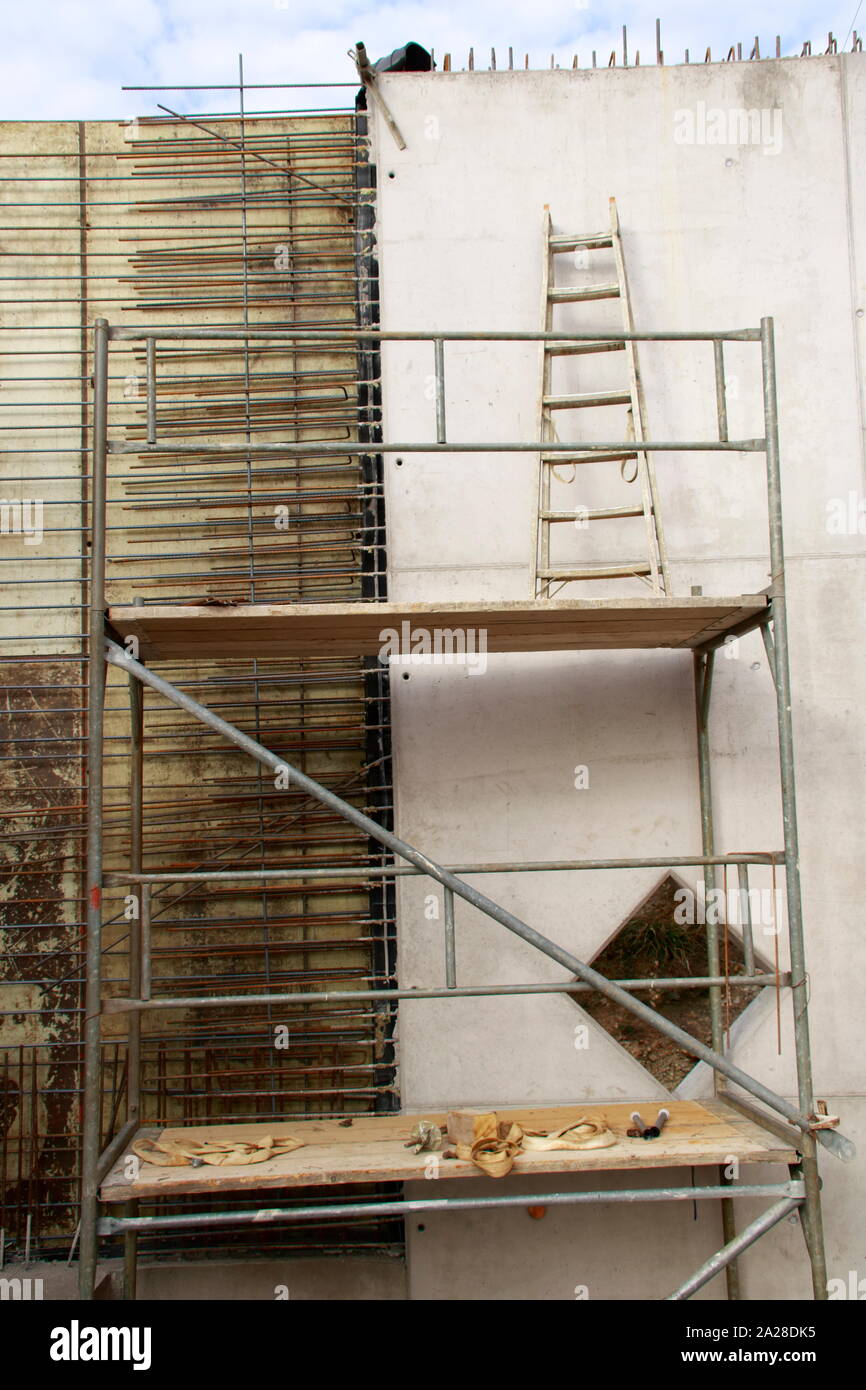 Scaffold dangerous hi-res stock photography and images - Alamy