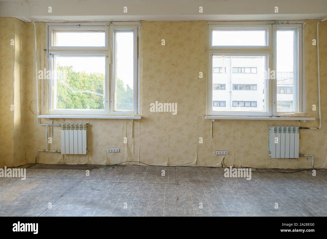 Room for repair hi-res stock photography and images - Alamy