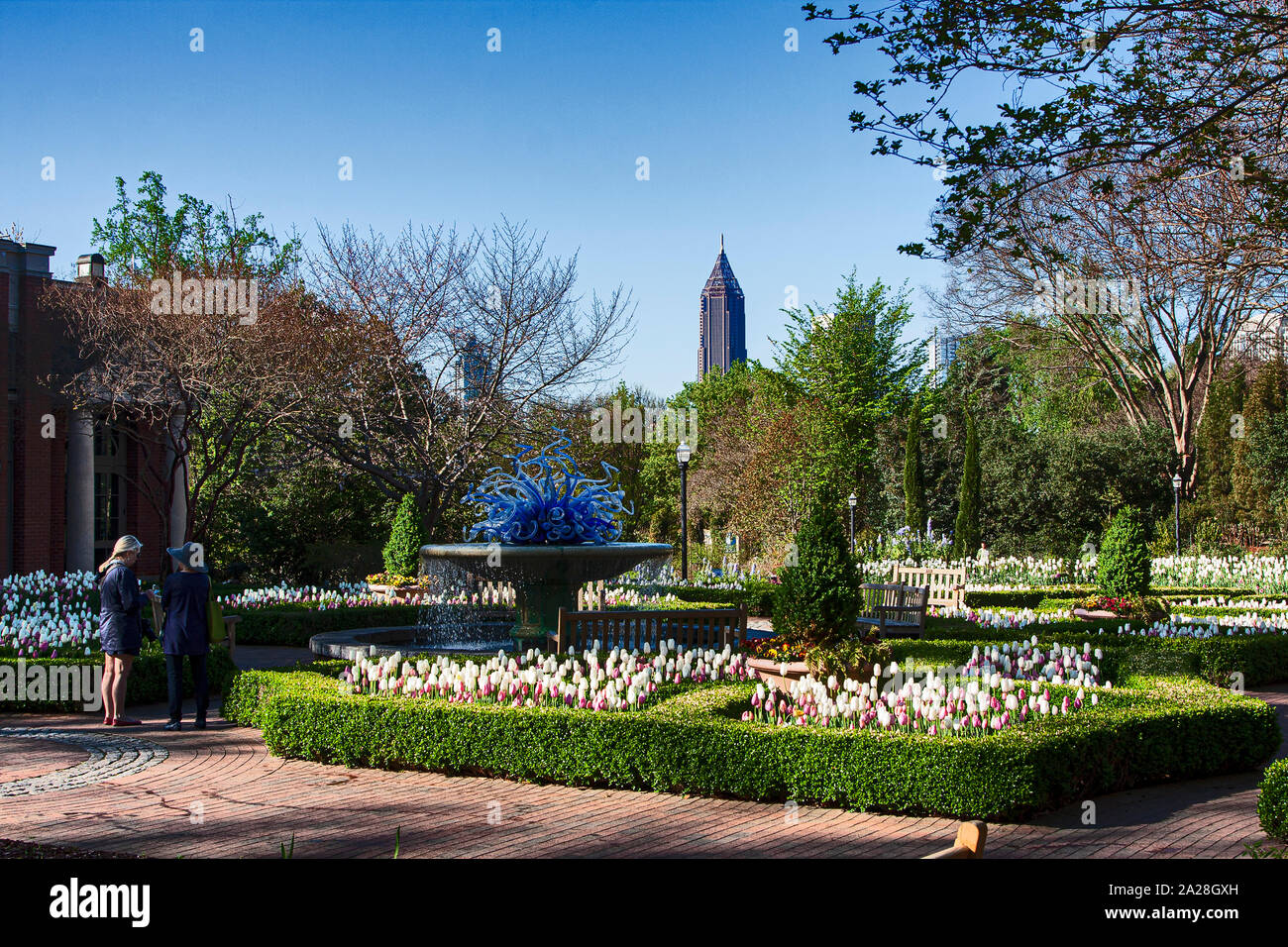 Atlanta botanical garden skyline gardens hi-res stock photography and ...