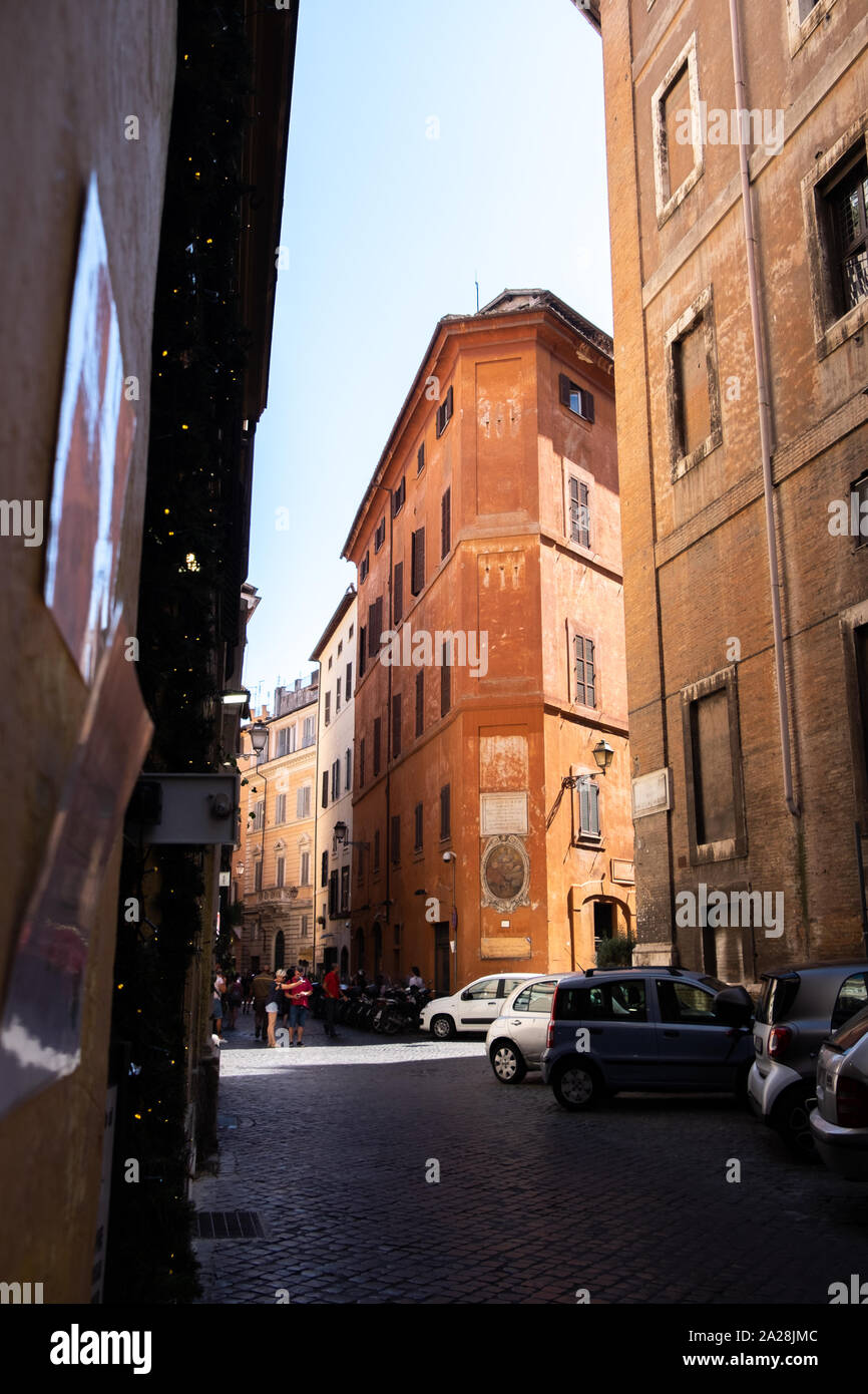 Narrow corner buildings hi-res stock photography and images - Alamy