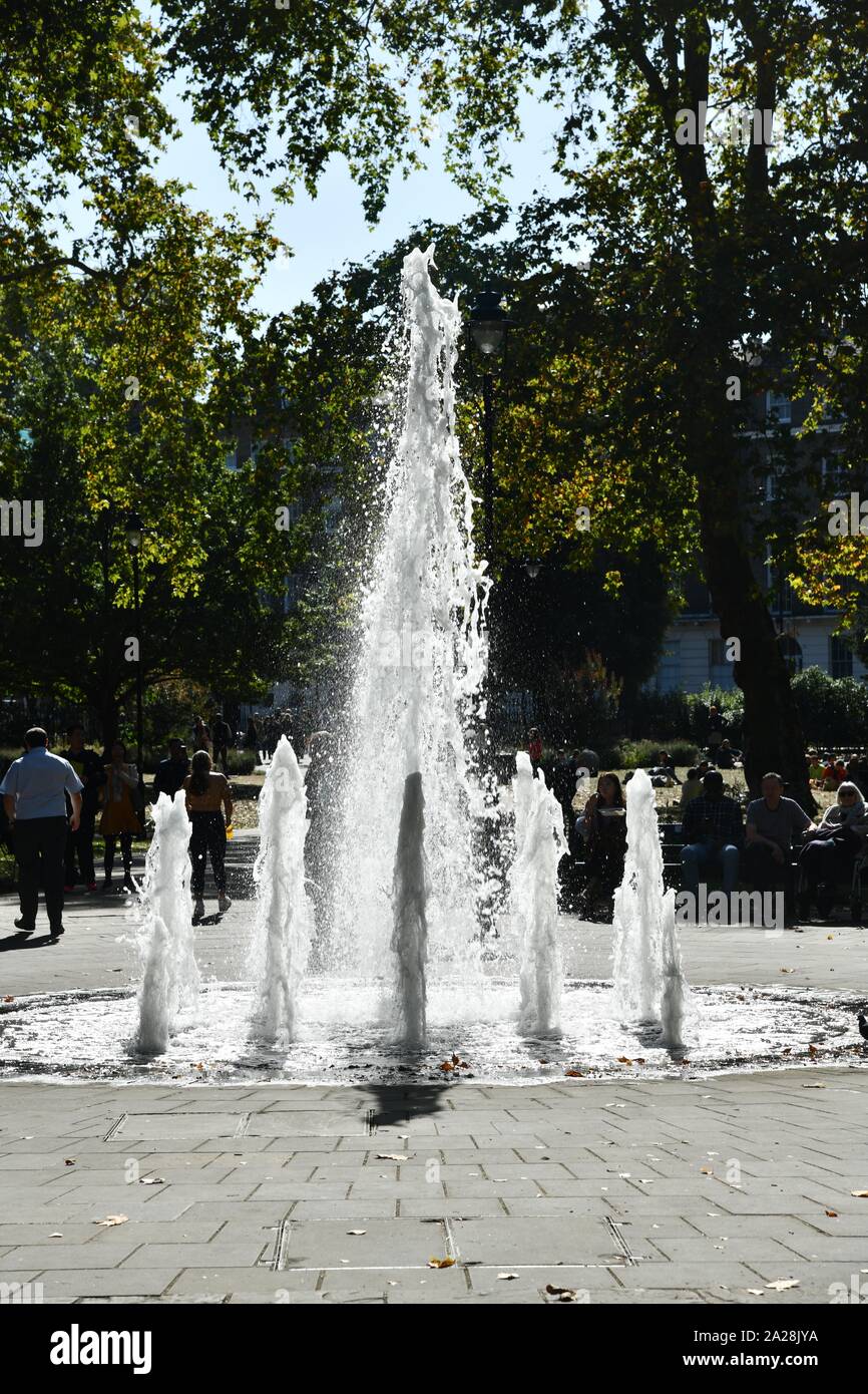 Fountain in russell square london hi-res stock photography and images ...