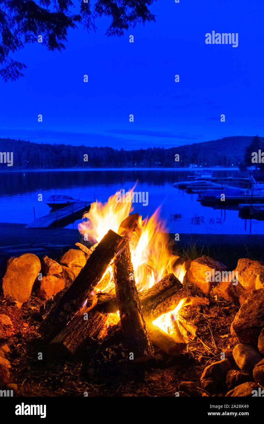 Campfire glow hi-res stock photography and images - Alamy