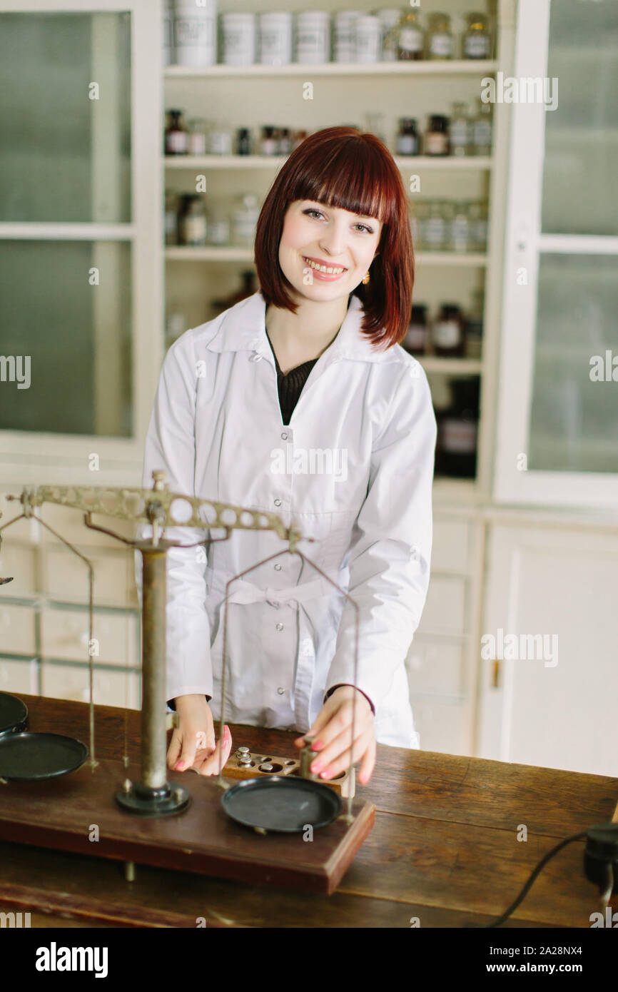 Old apothecary scales hi-res stock photography and images - Alamy