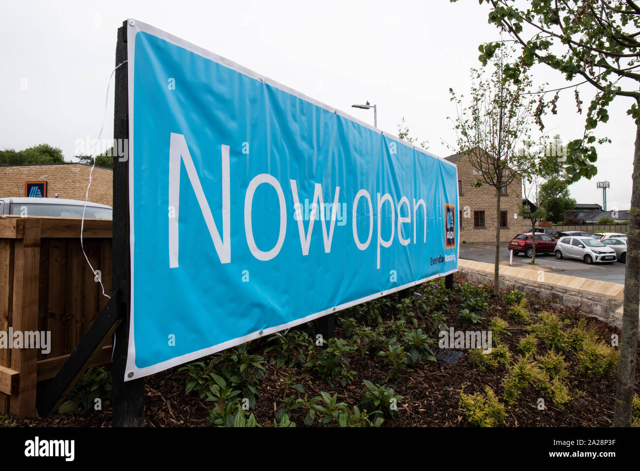 Aldi Store - Now Open at Yeadon, Nr Leeds Stock Photo - Alamy