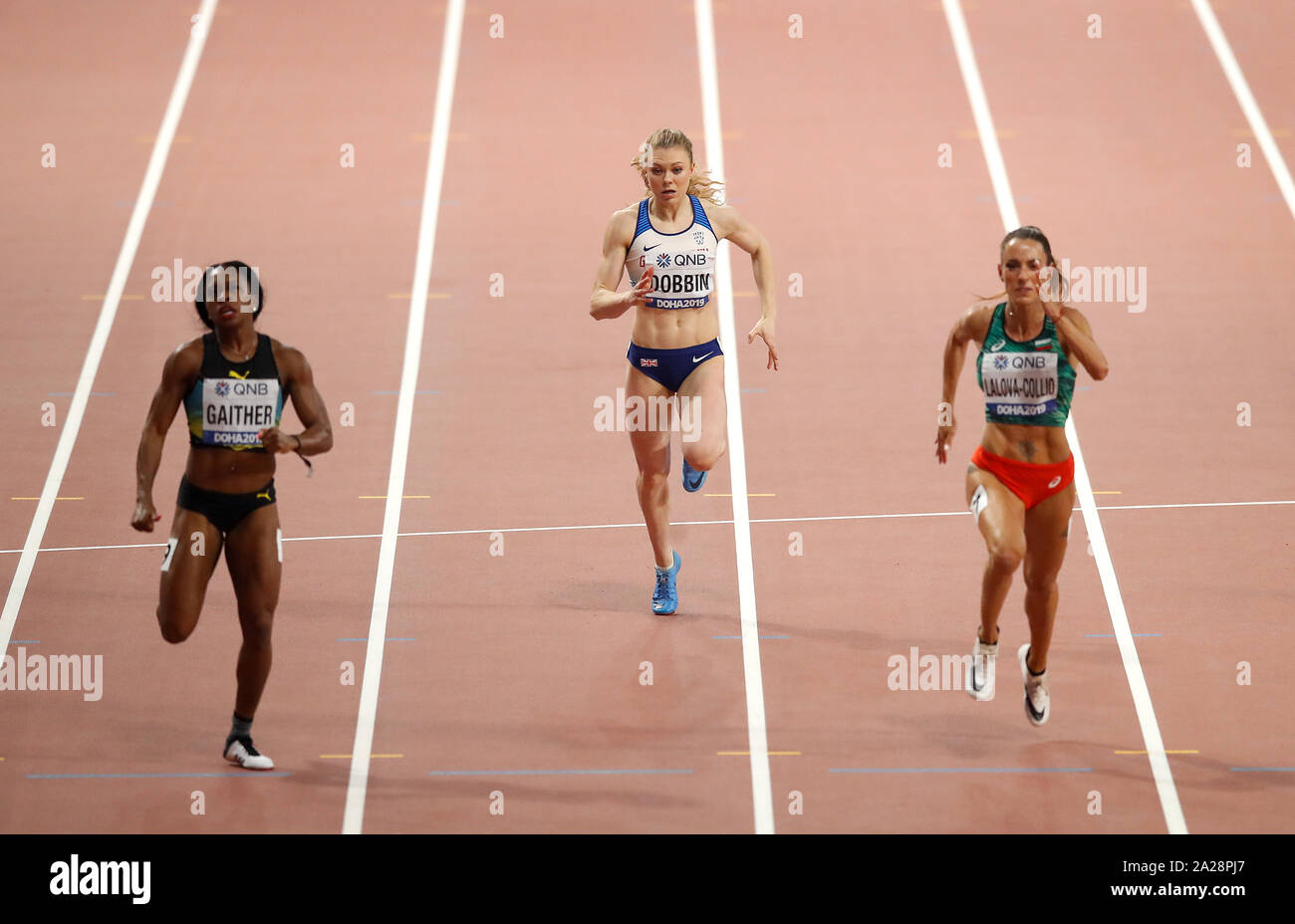 Great Britain's Beth Dobbin (centre) in the Women's 200m Semi-Final ...