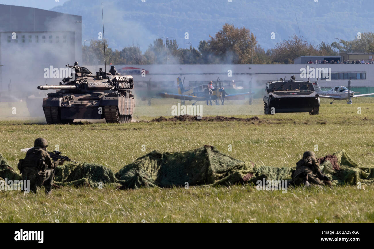 Armored brigade armoured unit hi-res stock photography and images - Alamy