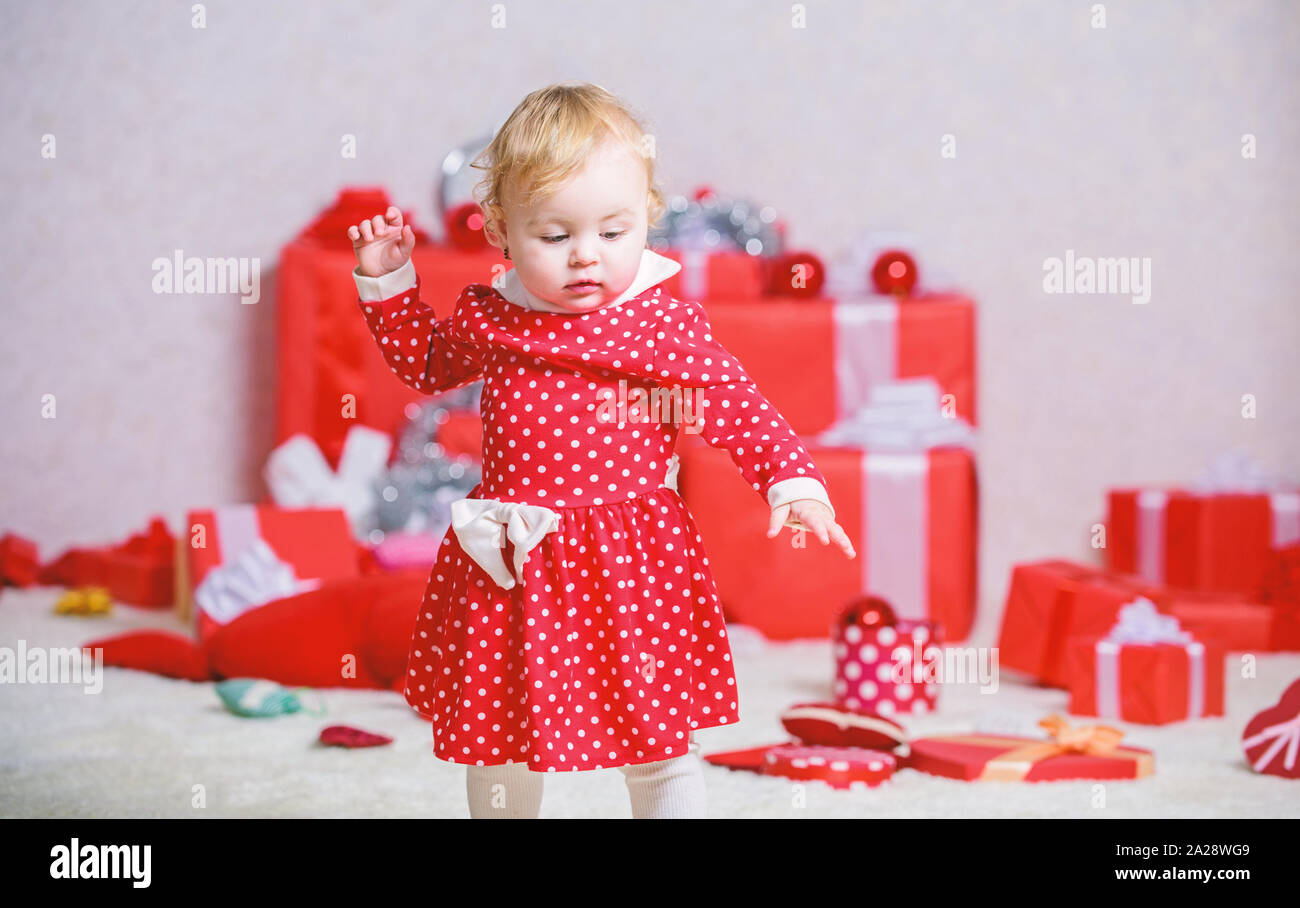 Things To Do With Toddlers At Christmas Little Baby Girl Play Near things-to-do-with-toddlers-at-christmas-little-baby-girl-play-near
