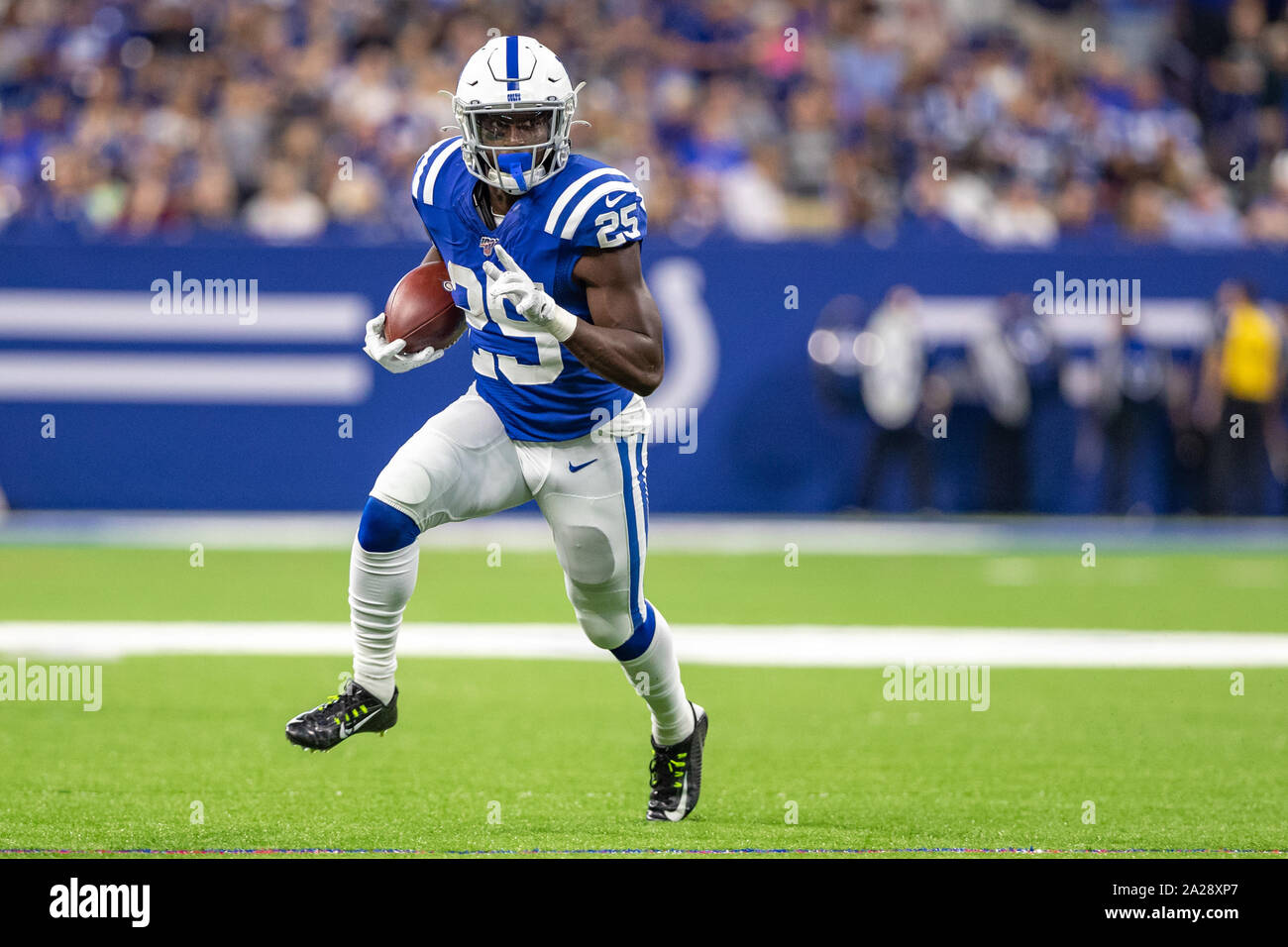 Indianapolis, Indiana, USA. 29th Sep, 2019. Indianapolis Colts running ...