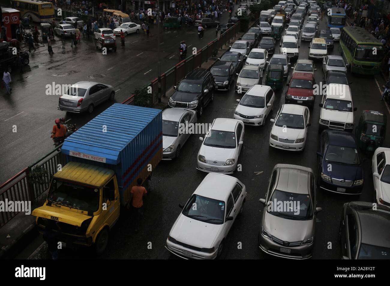 Dhaka, Bangladesh. 1st Oct, 2019. A top view of a street as vehicles ...