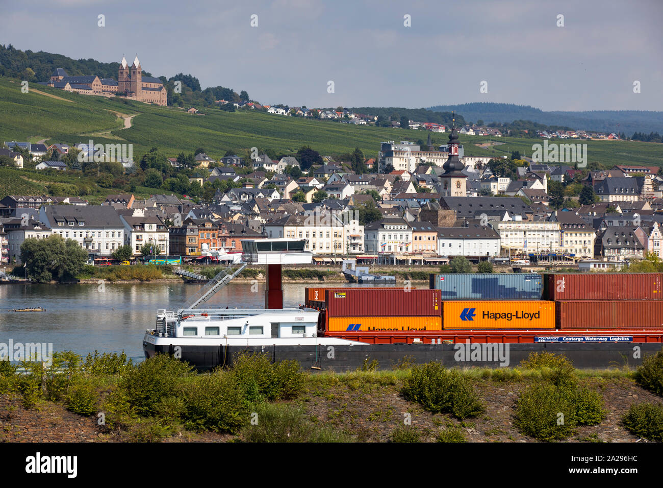 Container cargo ship on the Rhine opposite Rüdesheim, Germany Stock ...