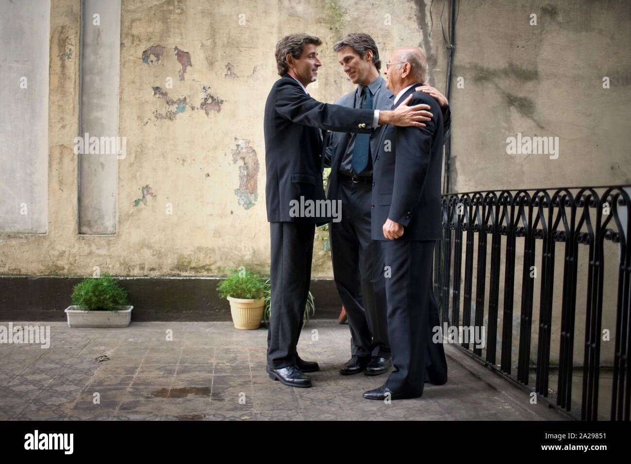 Lively conversation outside hi-res stock photography and images - Alamy