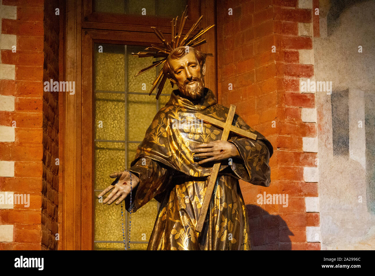 Jesus stigmata statue hi-res stock photography and images - Alamy