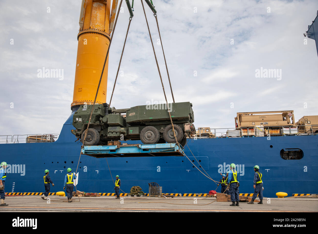 U.S. Army Soldiers with Alpha Battery, 1st Battalion, 1st Air Defense ...