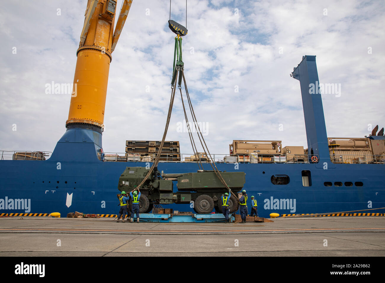 U.S. Army Soldiers with Alpha Battery, 1st Battalion, 1st Air Defense ...