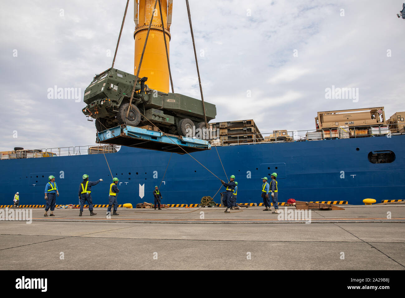 U.S. Army Soldiers with Alpha Battery, 1st Battalion, 1st Air Defense ...