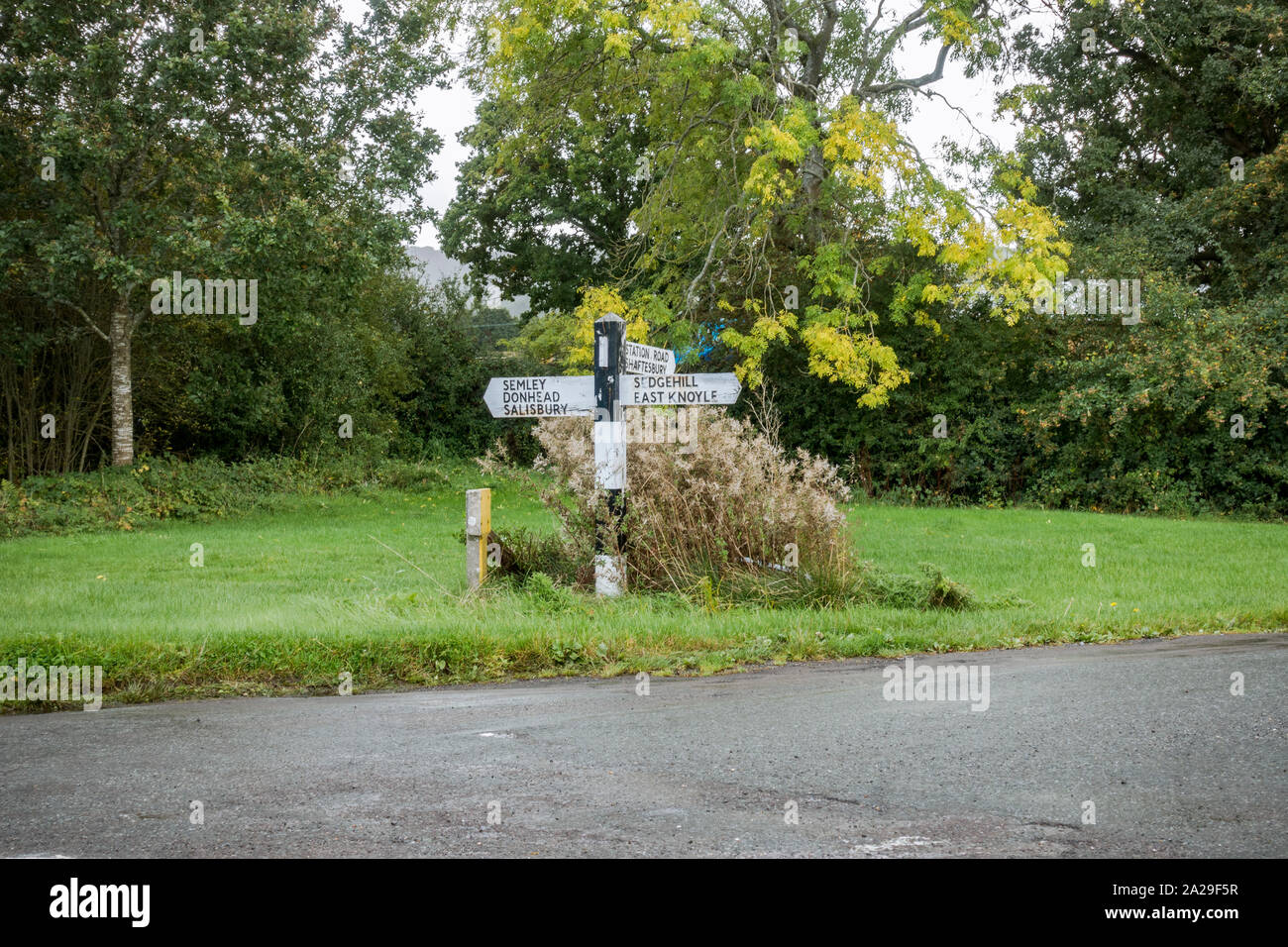Old english road signs hi-res stock photography and images - Alamy