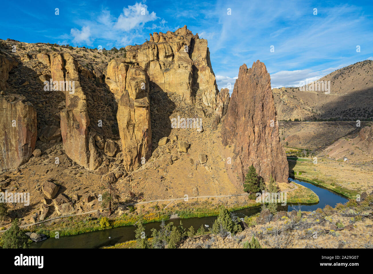 Oregon, Smith Rock State Park, internationally renowned destination for ...