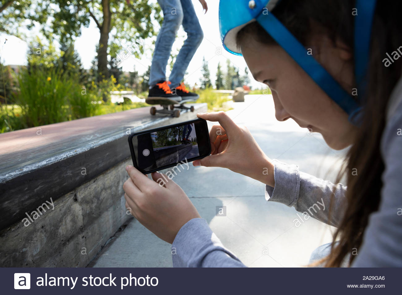 Two boys in the skate park hi-res stock photography and images - Alamy