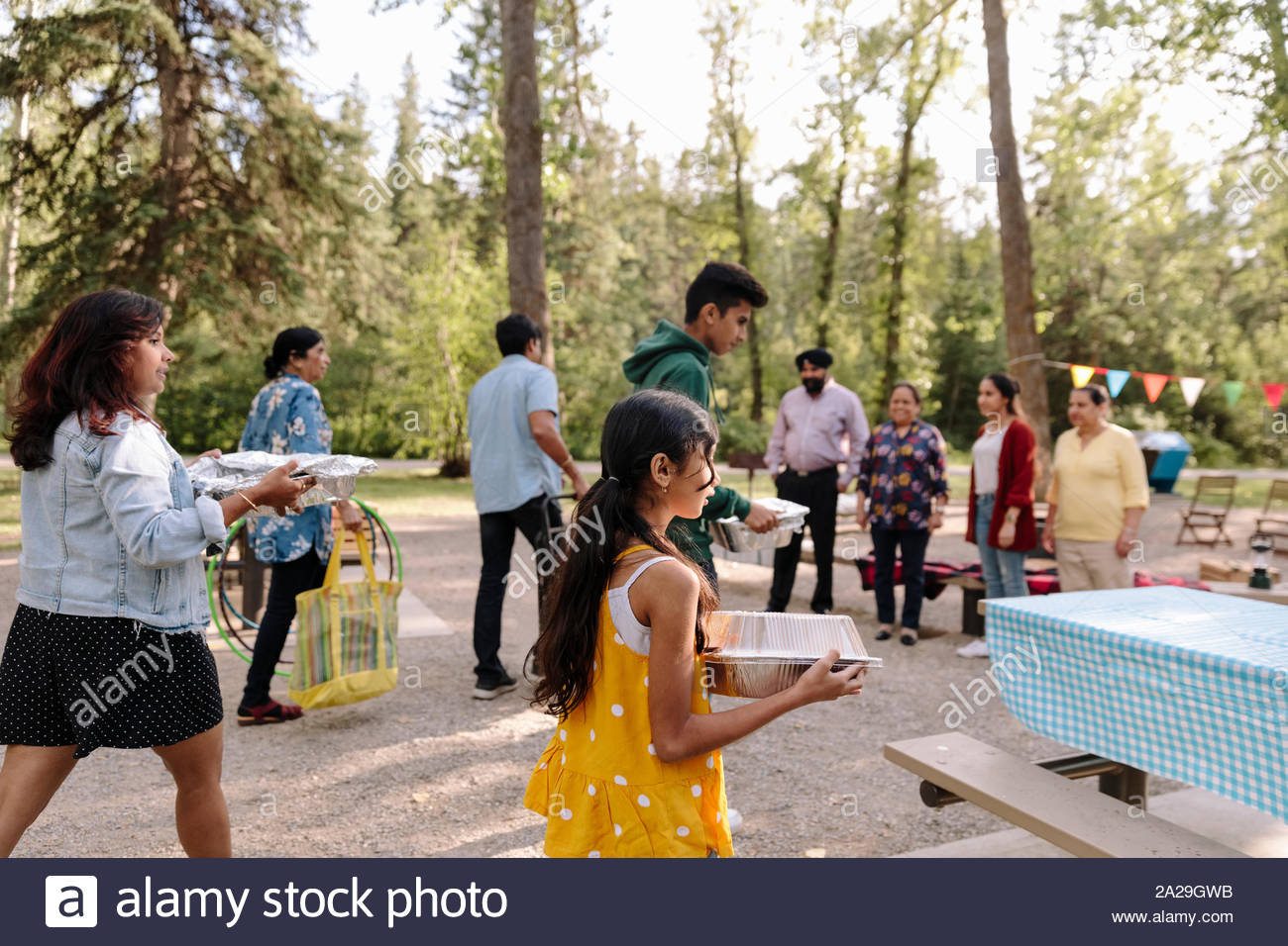Indian family picnic table hi-res stock photography and images - Alamy
