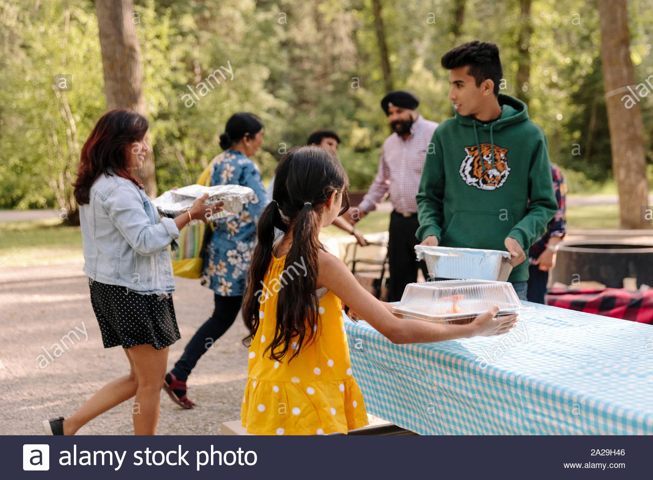 Indian family picnic table hi-res stock photography and images - Alamy
