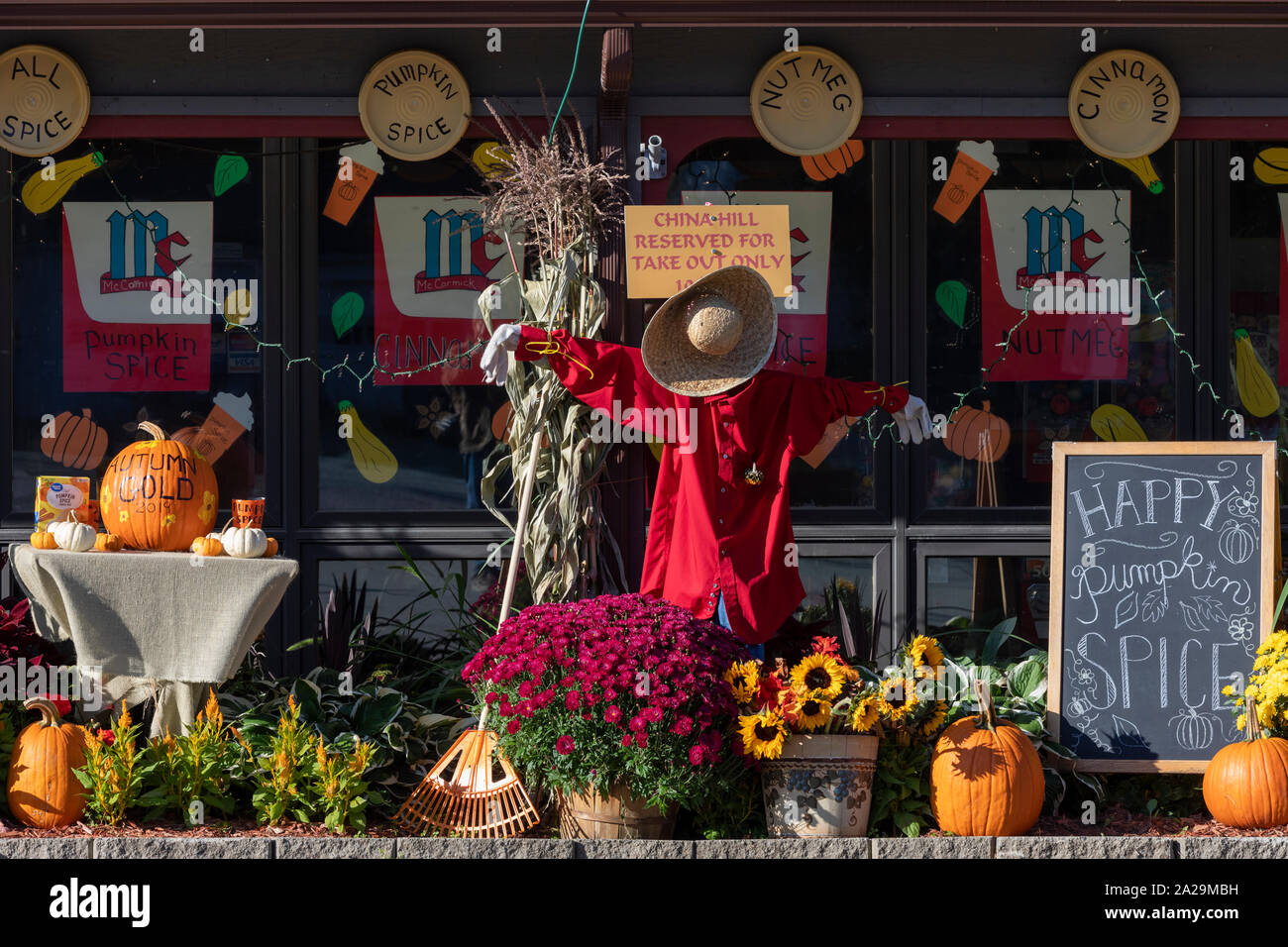 autumn store display, Maine Stock Photo - Alamy