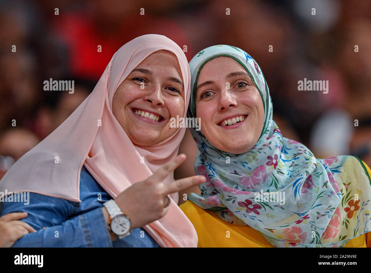 Female 400m hurdles hi-res stock photography and images - Alamy