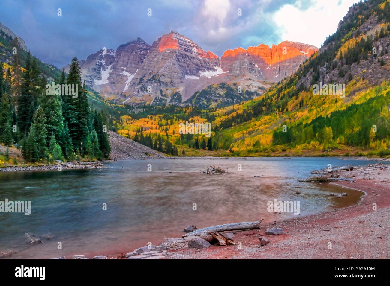 Maroon bells in autumn hi-res stock photography and images - Alamy