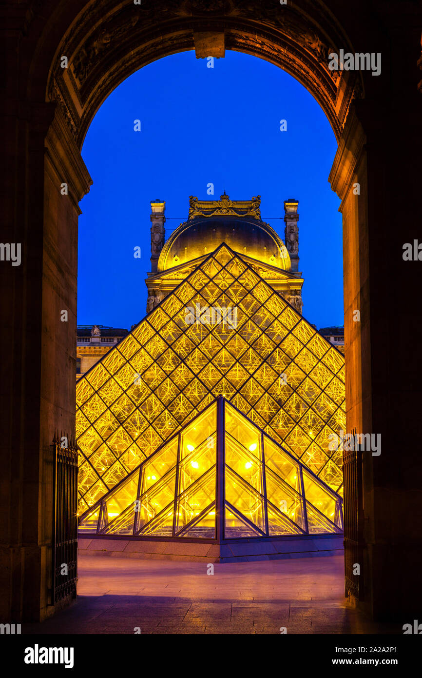 Louvre pyramid arch paris hi-res stock photography and images - Alamy