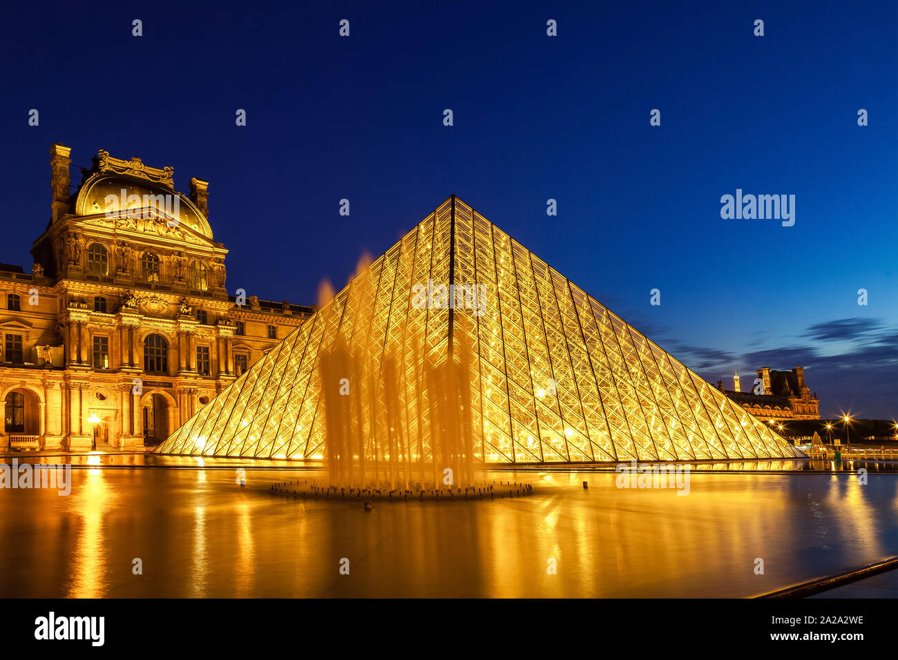 Palace you louvre hi-res stock photography and images - Alamy